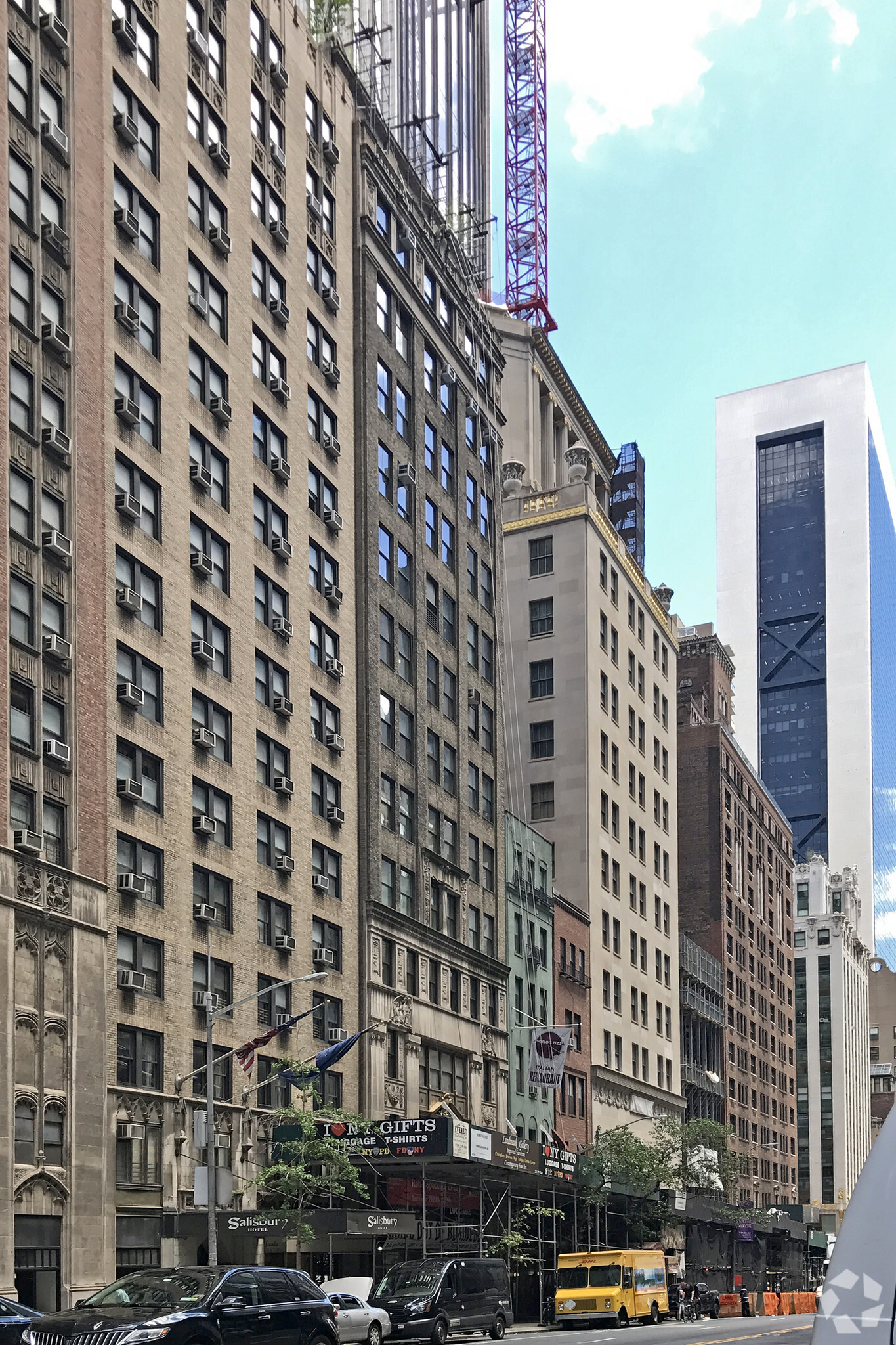119-121 West 57th Street | 2,400 RSF (Sublease) | Noah & Co